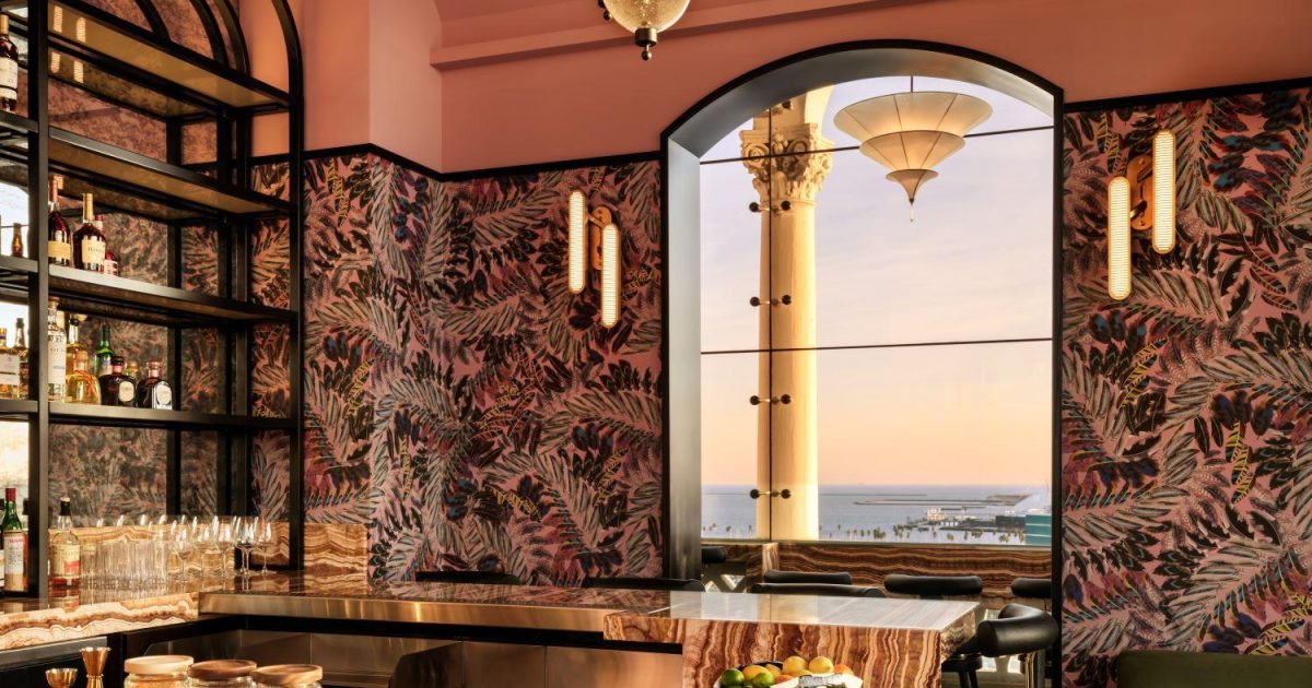 Bars & Restaurants Inside Fairmont Breakers Long Beach | Visit Long Beach